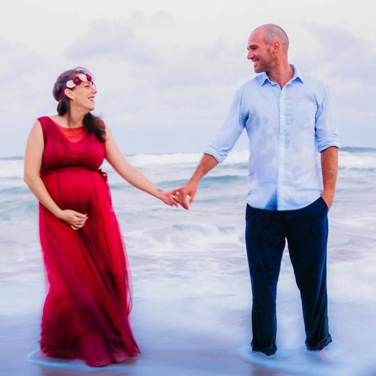 Show Off Your Bump With Our Top 25 Maternity Shoot Outfits!